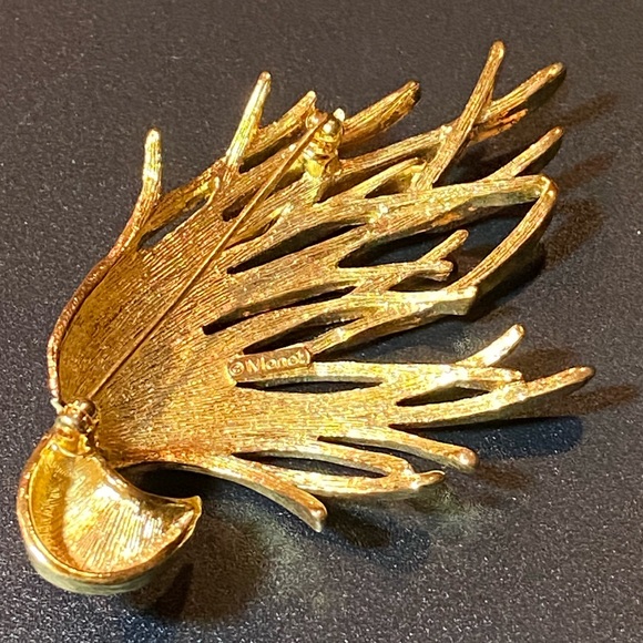 Monet | Jewelry | Vintage Monet Gold Brooch Pin | Poshmark